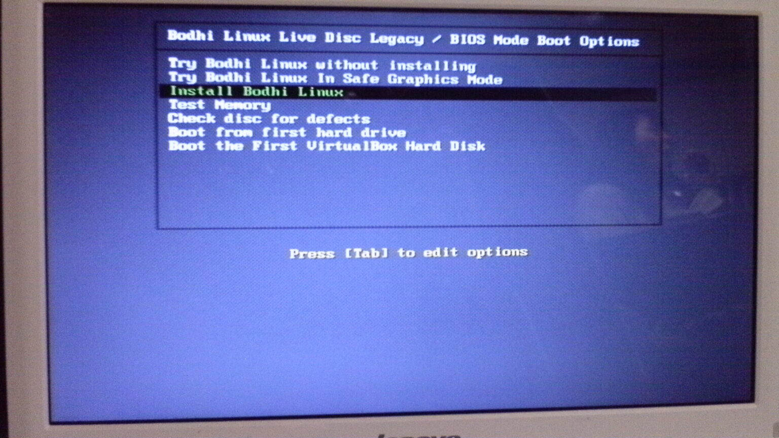 最小限のリソースで最大限を引き出す: Bodhi Linux 32bitによるネットブックの変身 - ミケのPC教室｜初心者・中級者のための入門サイト！パソコン・Linux・ガジェットをやさしく解説